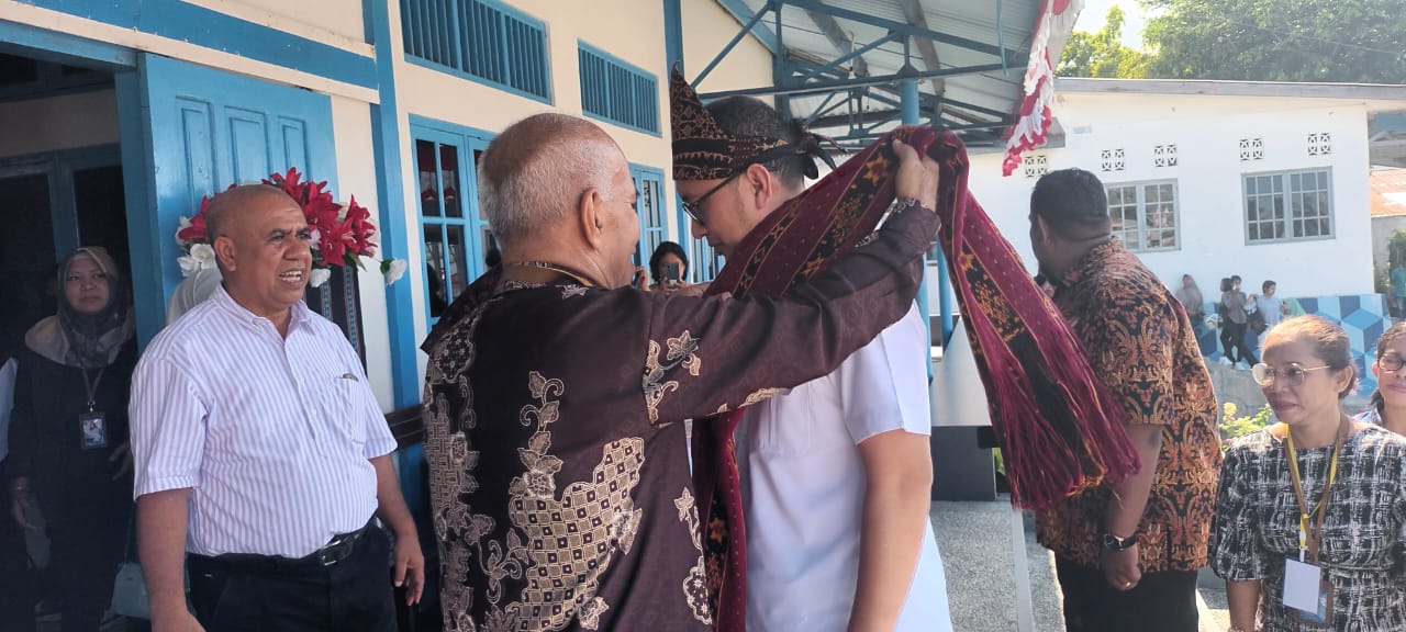Rektor Uniflor Berharap Seminar Saat Pesta Perak FE Melahirkan Resolusi ...