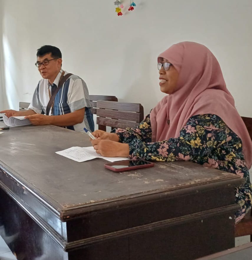 Lagi Fakultas Ekonomi Uniflor Lakukan Yudisium di Kafe Kaki Lena Hills ...
