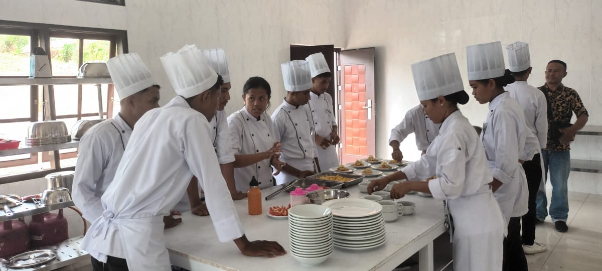 Mapindo Ende Siapkan SDM Yang Mumpuni di Bidang Pariwisata – Global Flores