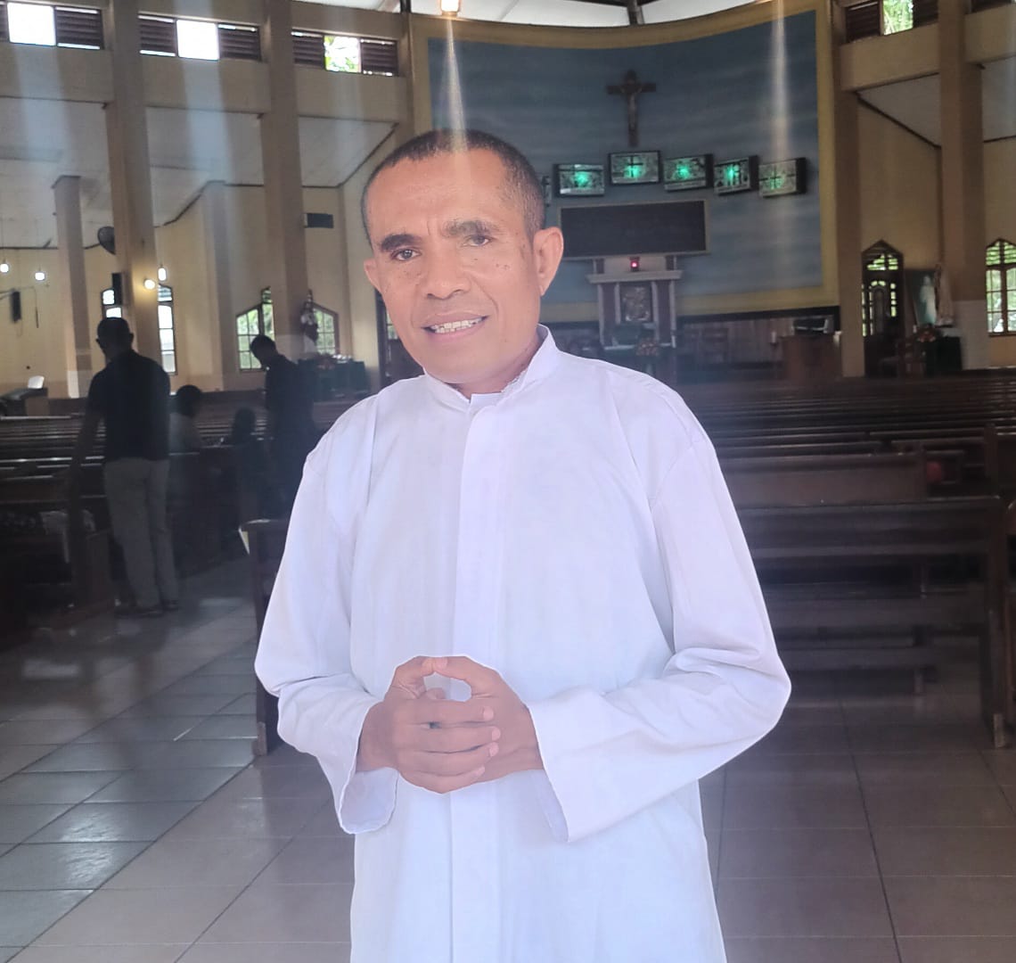 137 Anak Terima Komuni di Paroki Mautapaga Ende,RD Ivan Ingatkan Umat Jadi Polisi Bagi Diri ...